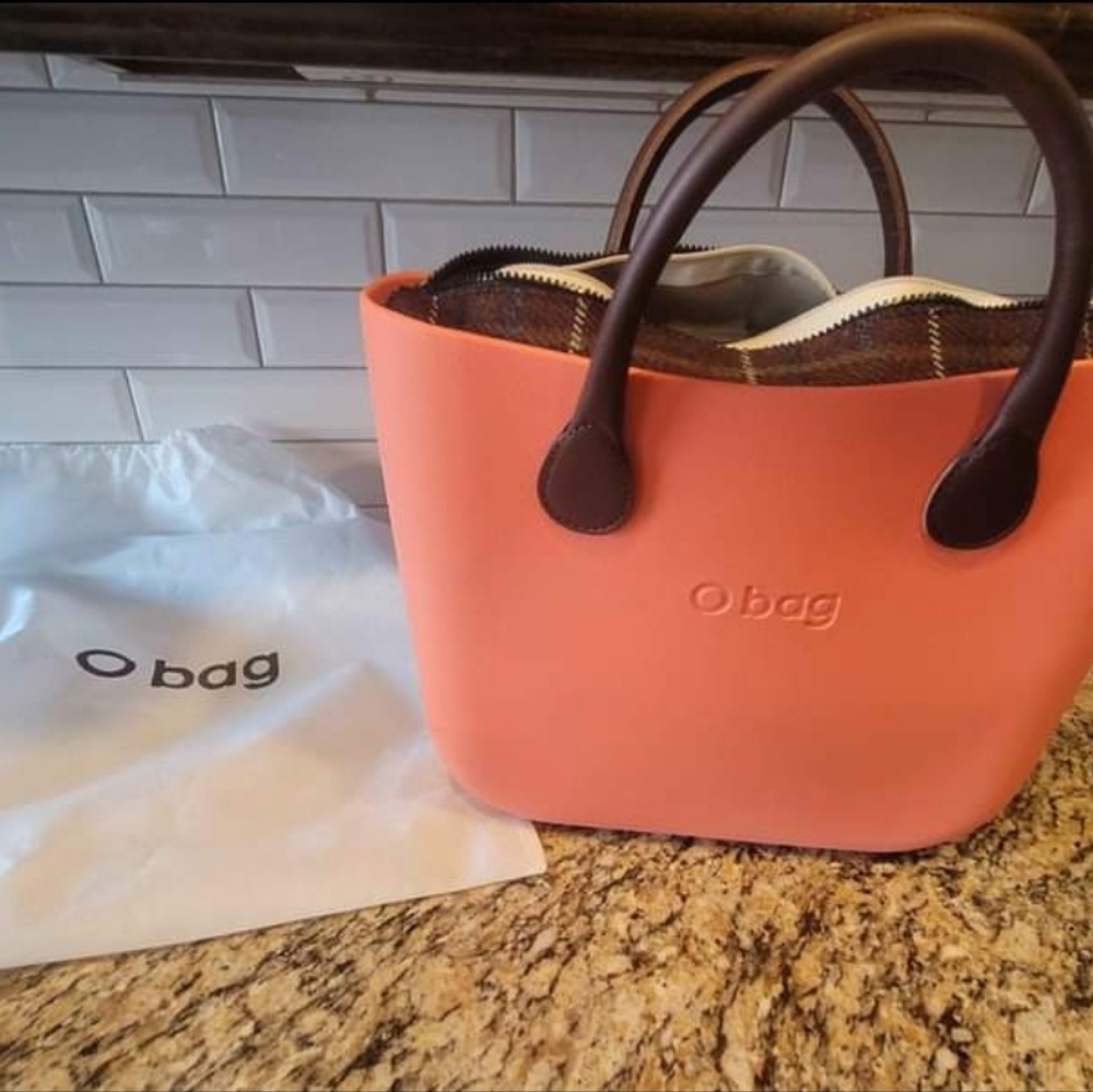 O Bag Classic With Trim And Handles - Gem